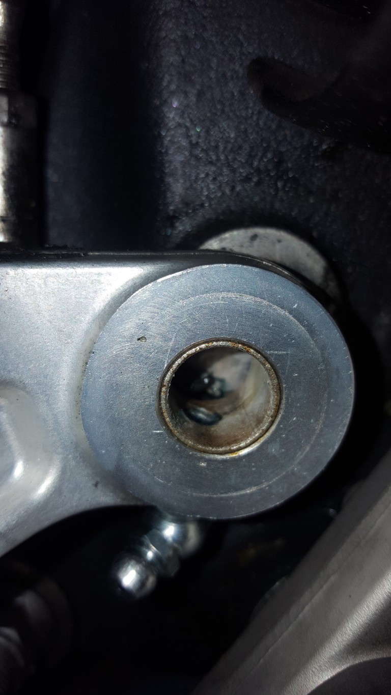 Shift Pivot bolt - Maintenance, Servicing, and Mechanical - Triumph Trophy