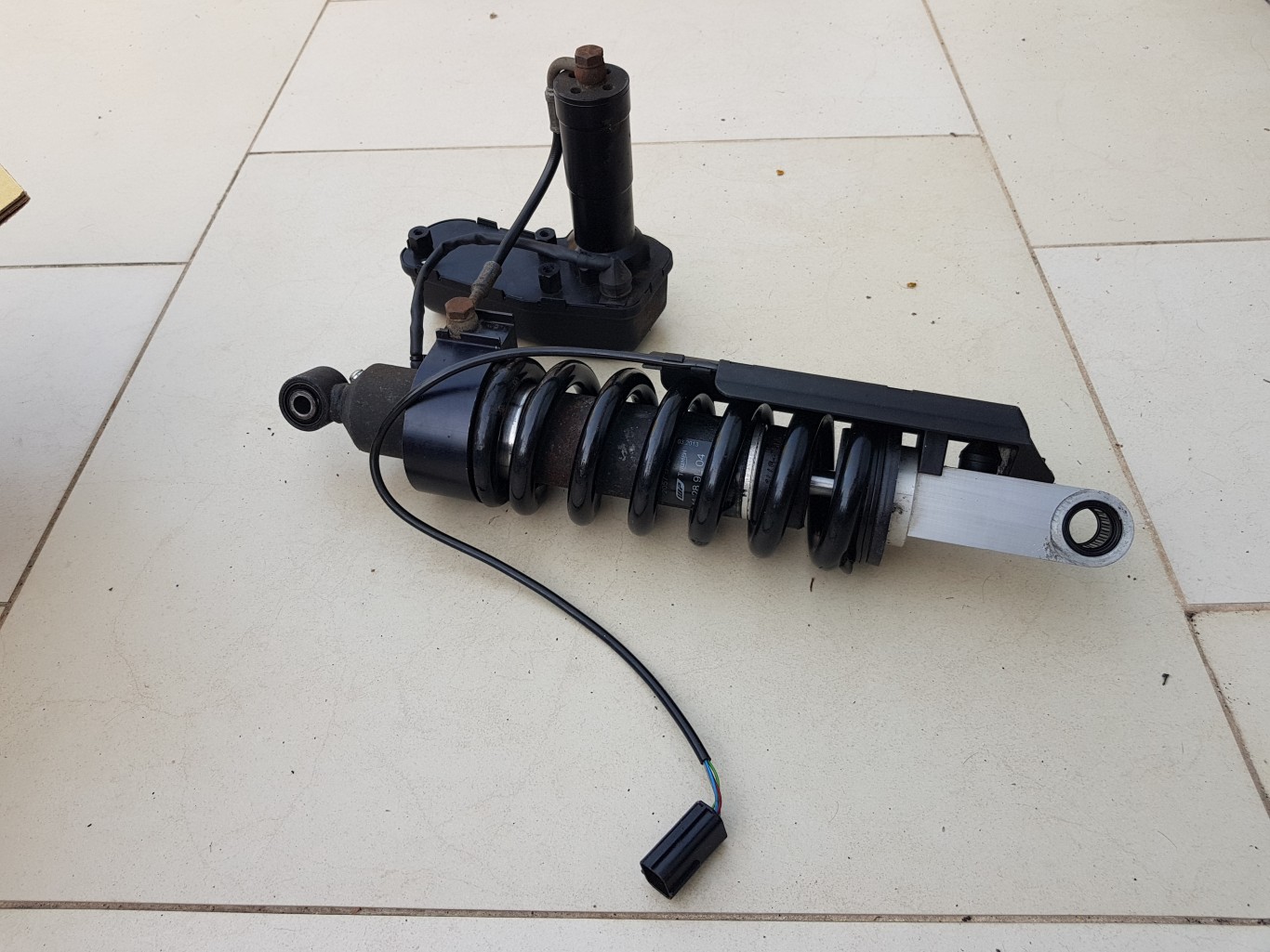 Rear Shock repair/refurb - page 8 - Maintenance, Servicing, and ...